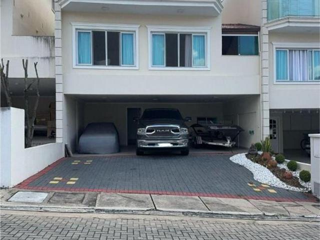 Sobrado com 4 dormitórios à venda, 227 m² por R$ 1.850.000,00 Portal dos Gramados Guarulhos/SP