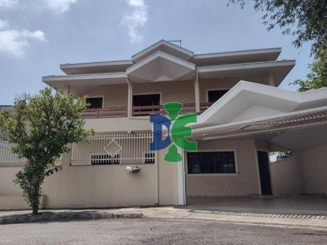 Sobrado com 4 dormitórios à venda, 220 m² por R$ 925.000,00 Residencial Santa Paula Jacareí/SP