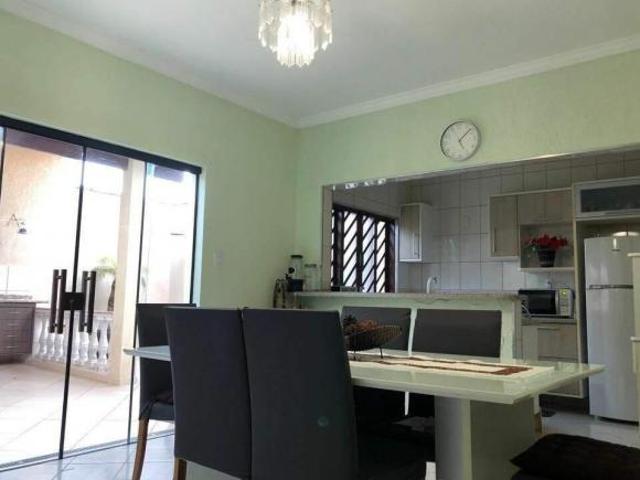 Sobrado com 4 dormitórios à venda, 231 m² por R$ 800.000,00 Villa Branca Jacareí/SP