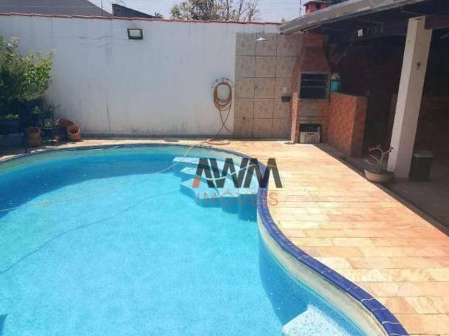 Sobrado com 4 dormitórios à venda, 233 m² por R$ 580.000,00 Residencial Santa Rita 4ª Etapa Go