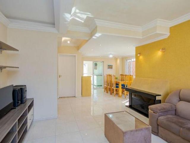 Sobrado com 4 dormitórios à venda, 249 m² por R$ 1.480.000,00 Atuba Curitiba/PR