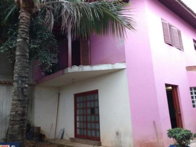 Sobrado com 4 dormitórios à venda, 240 m² SO0429