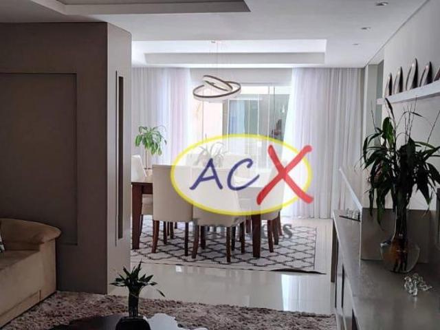 Sobrado com 4 dormitórios à venda, 240 m² por R$ 1.380.000,00 Novo Mundo Curitiba/PR