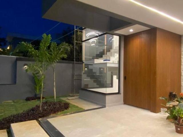 Sobrado com 4 dormitórios à venda, 256 m² por R$ 2.300.000 Urbanova São José dos Campos/SP