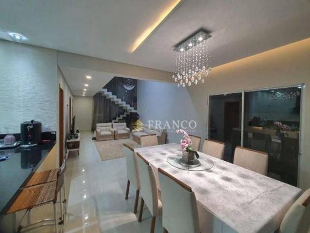 Sobrado com 4 dormitórios à venda, 257 m² por R$ 1.699.000 Itapecerica Taubaté/SP