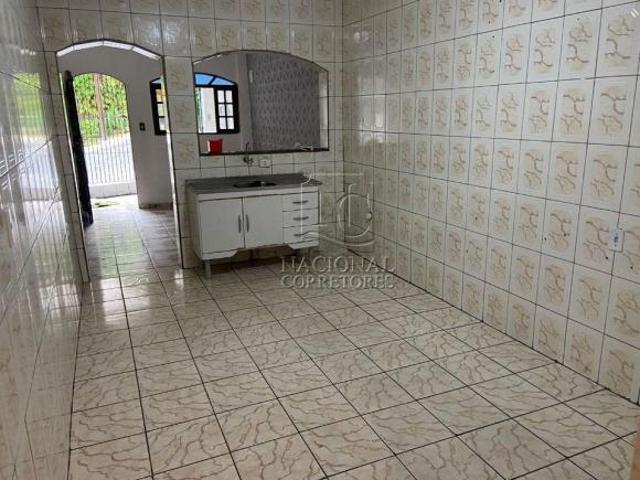Sobrado com 4 dormitórios à venda, 250 m² por R$ 394.000,00 Fazenda da Juta