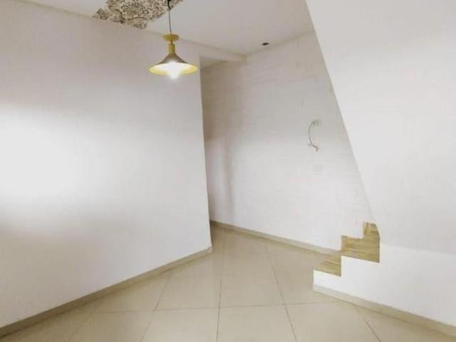 Sobrado com 4 dormitórios à venda, 250 m² por R$ 490.000,00 Condomínio Maracanã Santo André/SP