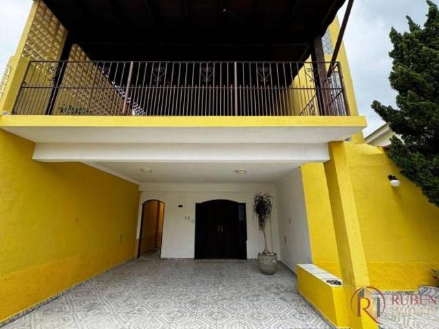 Sobrado com 4 dormitórios à venda, 264 m² por R$ 1.200.000,00 Centro Bertioga/SP