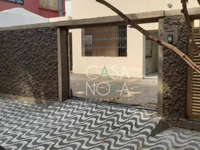 Sobrado com 4 dormitórios à venda, 265 m² por R$ 1.040.000,00 Pompéia Santos/SP