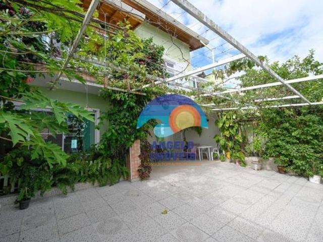 Sobrado com 4 dormitórios à venda, 265 m² por R$ 880.000,00 Parque Balneário Oásis Peruíbe/SP