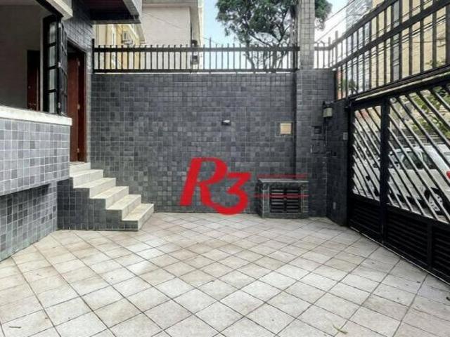 Sobrado com 4 dormitórios à venda, 266 m² por R$ 2.800.000,00 Gonzaga Santos/SP