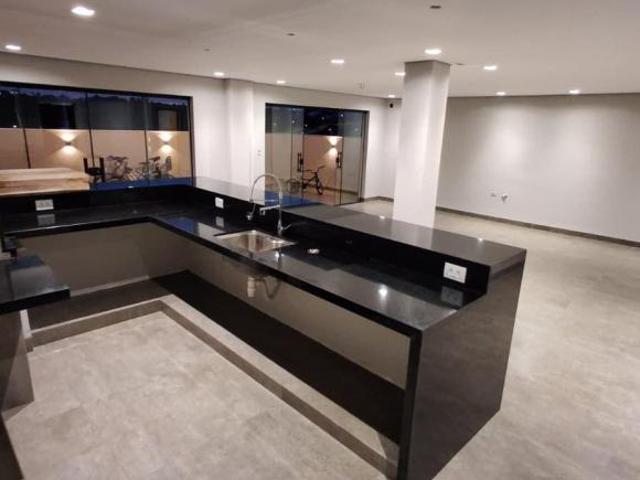 Sobrado com 4 dormitórios à venda, 268 m² por R$ 2.278.000,00 Gleba Simon Frazer Londrina/PR