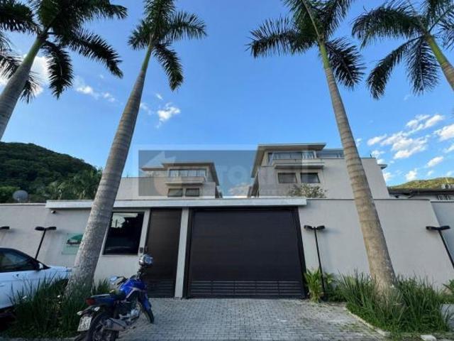 Sobrado com 4 dormitórios à venda, 260 m² por R$ 2.850.000,00 Juquehy São Sebastião/SP