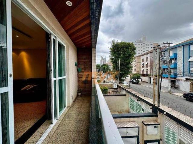 Sobrado com 4 dormitórios à venda, 262 m² por R$ 2.600.000,00 Embaré Santos/SP