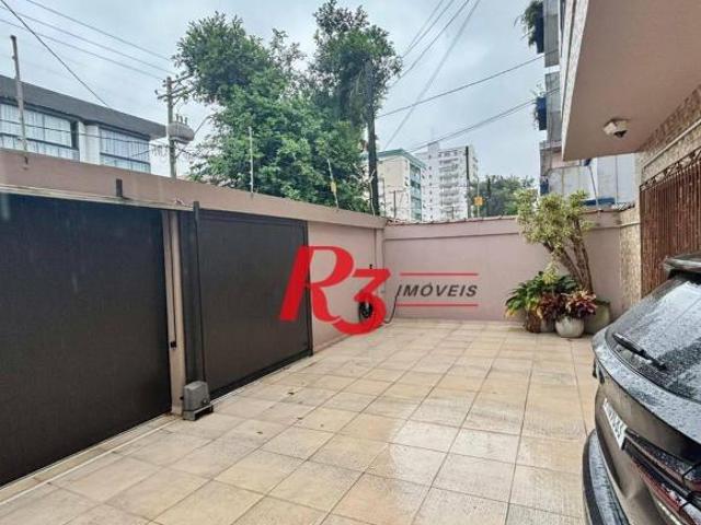 Sobrado com 4 dormitórios à venda, 276 m² por R$ 2.000.000,00 Boqueirão Santos/SP