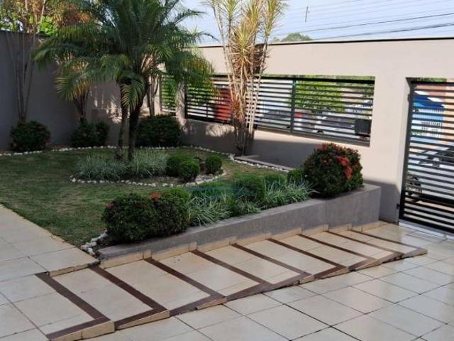 Sobrado com 4 dormitórios à venda, 280 m² por R$ 1.100.000,00 Califórnia Londrina/PR
