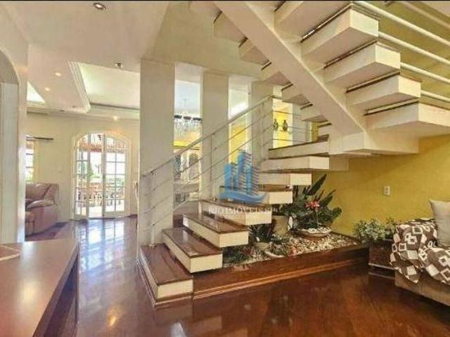 Sobrado com 4 dormitórios à venda, 298 m² por R$ 1.870.000,00 Barcelona São Caetano do Sul/SP