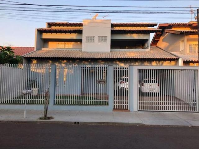 Sobrado com 4 dormitórios à venda, 298 m² por R$ 1.250.000,00 Centro Ibiporã/PR