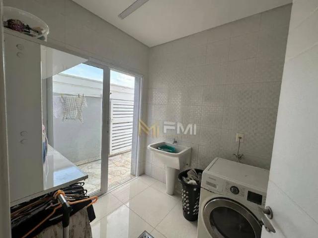 Sobrado com 4 dormitórios à venda, 290 m² por R$ 2.400.000,00 Jardim Residencial Parque da Florest