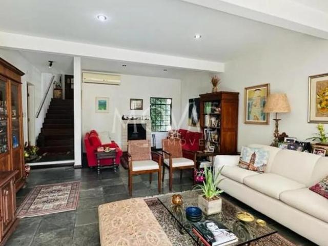 Sobrado com 4 dormitórios à venda, 300 m² por R$ 1.700.000,00 Jardim Esplanada II São José dos C