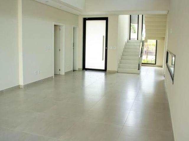 Sobrado com 4 dormitórios à venda, 300 m² por R$ 2.700.000,00 Condomínio Mo.