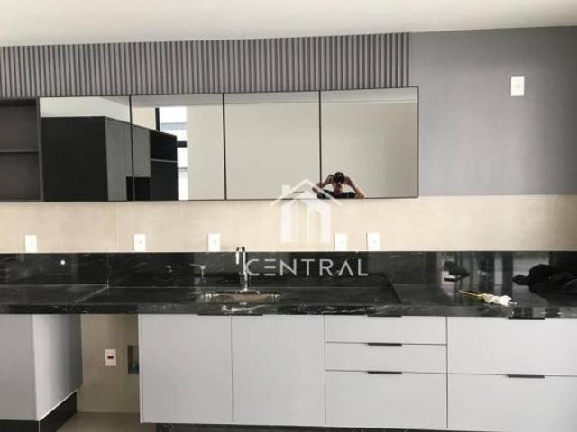 Sobrado com 4 dormitórios à venda, 300 m² por R$ 2.950.000,00 Alphaville Nova Esplanada 3 Votora