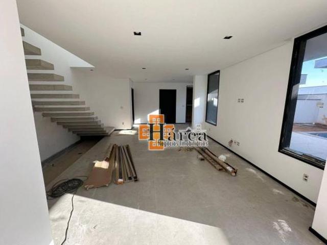 Sobrado com 4 dormitórios à venda, 314 m² por R$ 2.985.000,00 Alphaville Nova Esplanada Votorant