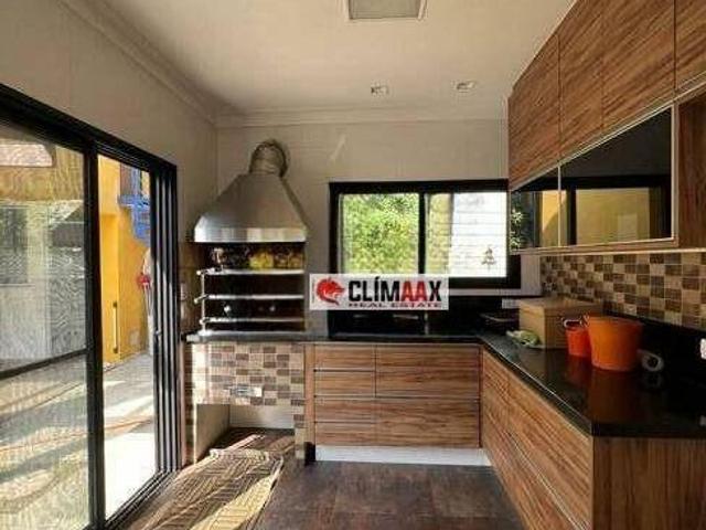 Sobrado em Alto da Lapa com 329m², 4 dorm 4 vagas e 538m² de terreno Zona Oeste SP