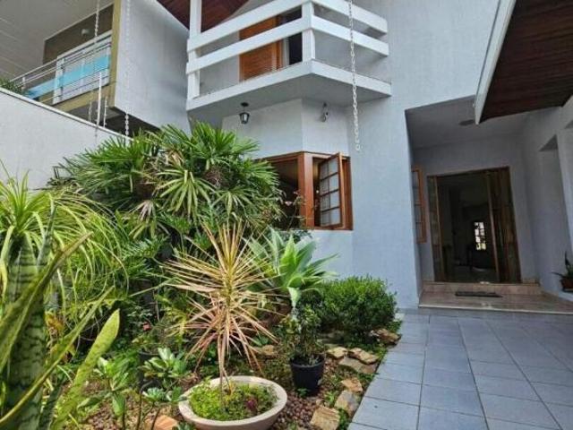 Sobrado com 4 dormitórios à venda, 329 m² por R$ 1.500.000,00 Villa Branca Jacareí/SP