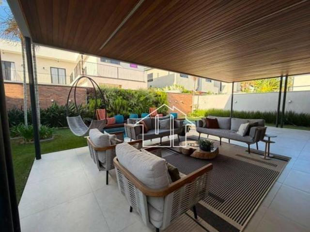 Sobrado com 4 dormitórios à venda, 334 m² por R$ 4.500.000 Jardim do Golfe São José dos Campos/S