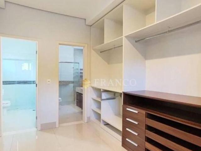 Sobrado com 4 dormitórios à venda, 347 m² por R$ 2.700.000,00 Terra de San Marco Taubaté/SP