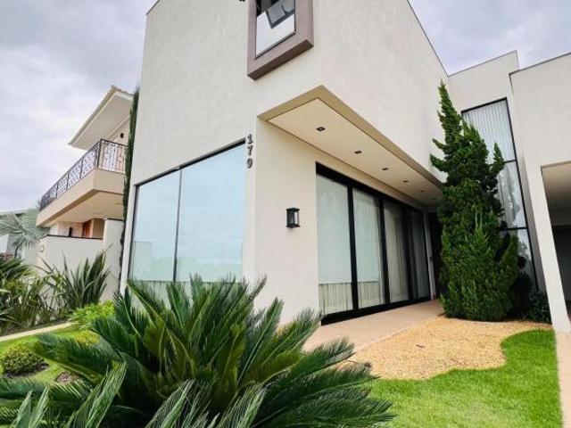 Sobrado com 4 dormitórios à venda, 355 m² por R$ 2.800.000,00 Condomínio Alpha