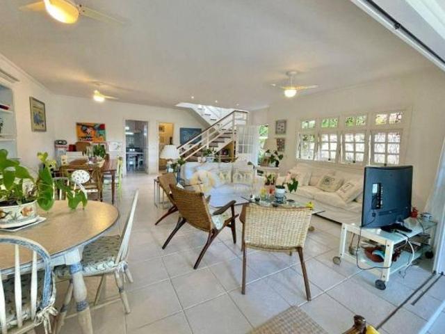 Sobrado com 4 dormitórios à venda, 350 m² por R$ 3.800.000,00 Praia da Baleia São Sebastião/SP