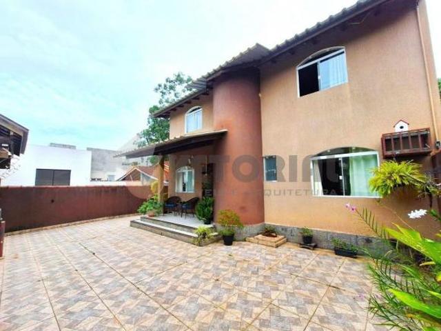 Sobrado com 4 dormitórios à venda, 351 m² por R$ 850.000,00 Massaguaçu Caraguatatuba/SP