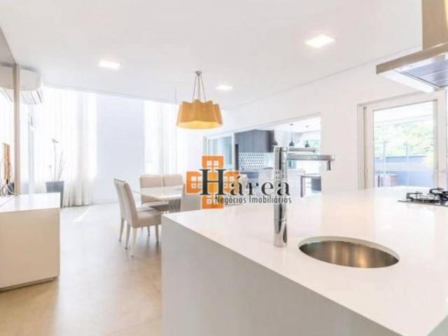 Sobrado com 4 dormitórios à venda, 360 m² por R$ 2.899.000,00 Alphaville Nova Esplanada Votorant