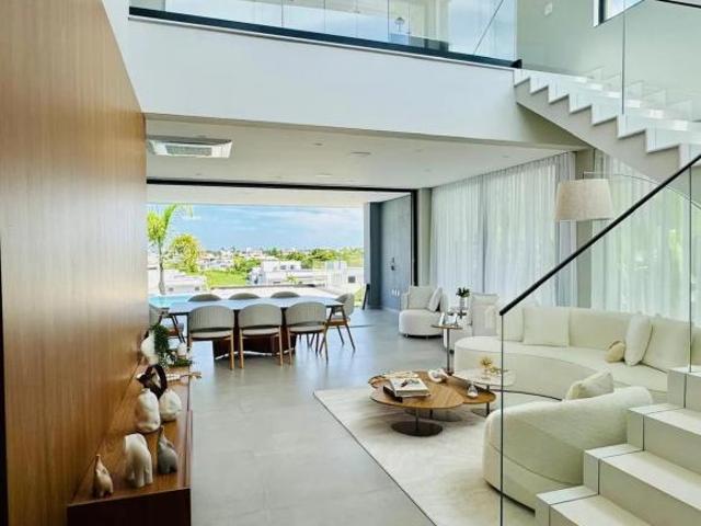 Sobrado com 4 dormitórios à venda, 414 m² por R$ 4.200.000,00 Condomínio Villa