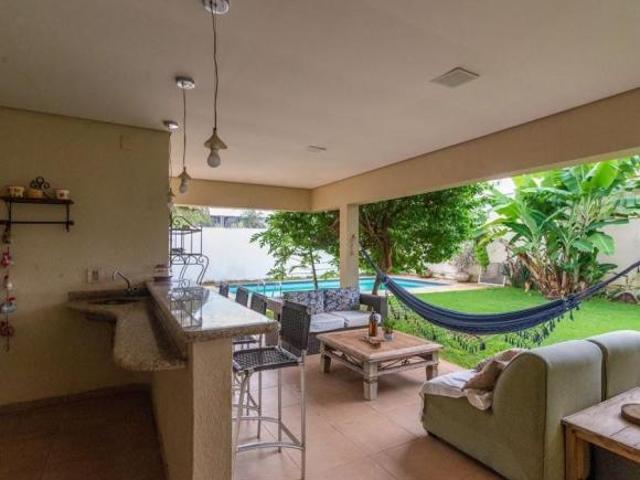 Sobrado com 4 dormitórios à venda, 410 m² por R$ 2.300.000,00 Tucano Londrina/PR