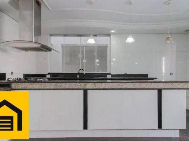 Sobrado com 4 dormitórios à venda, 468 m² por R$ 890.000,00 Vila Nossa Senhora das Vitórias Mauá