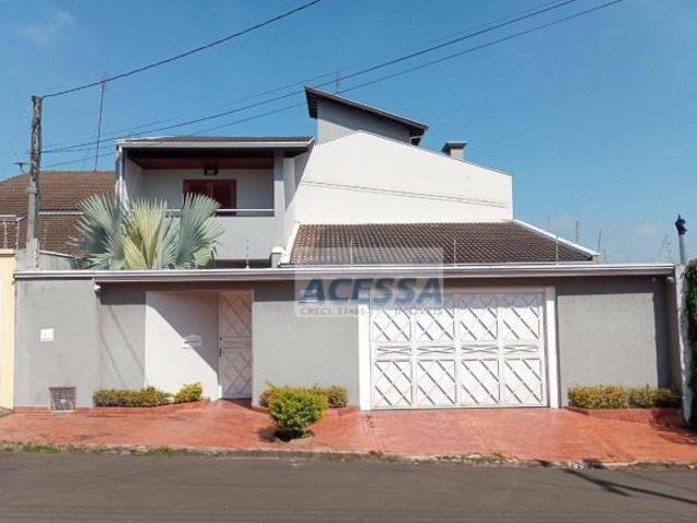 Sobrado com 4 dormitórios à venda, 600 m² por R$ 1.300.000,00 Vila Assumpção Botucatu/SP