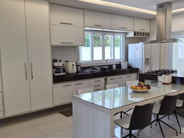 Sobrado com 4 dormitórios à venda, 630 m² por R$ 4.020.000 Chácaras Cataguá Taubaté/SP