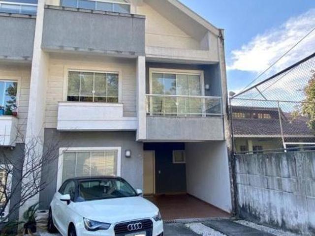 SOBRADO com 4 dormitórios à venda com 144.88m² por R$ 790.000,00 no bairro Guabirotuba CURITIBA /