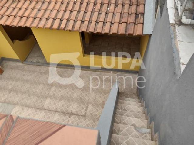 SOBRADO COM 4 DORMITÓRIOS Á VENDA JARDIM BRASIL