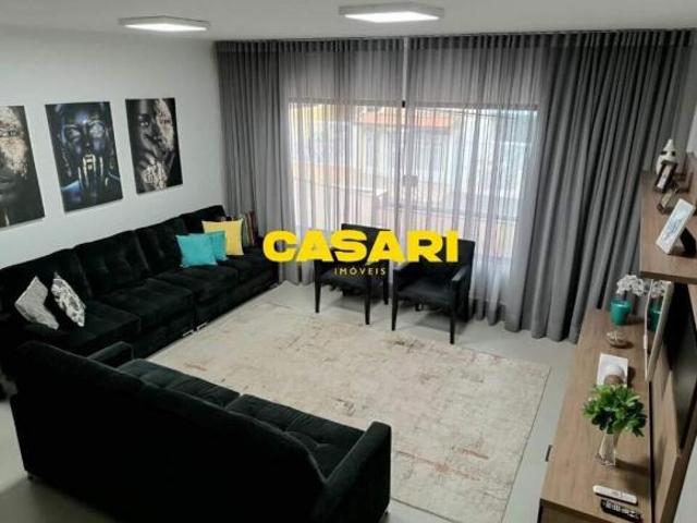 Sobrado com 4 dormitórios à venda no Jardim Palermo – 250 m², 6 vagas