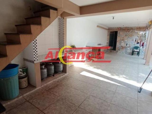 SOBRADO COM 4 DORMITÓRIOS COM 2 SUÍTES A VENDA, 375m² JARDIM SANTA MENA GUARULHOS/SP