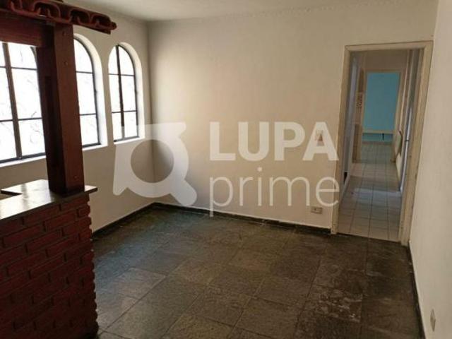 Sobrado com 4 dormitórios de 180m² à venda, na Vila Nova Mazzei