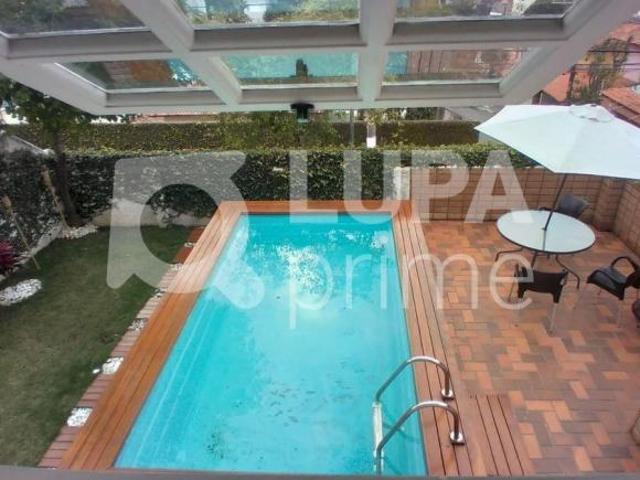 Sobrado com 4 dormitórios e 5 banheiros à venda no Tremembé