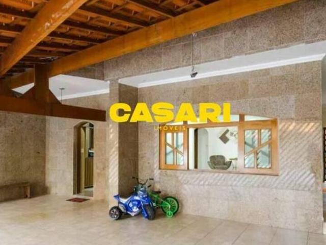 Sobrado com 4 Dormitórios e Área Gourmet no Jardim do Mar – 230 m² à Venda ou Aluguel