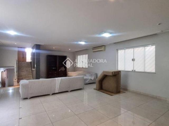 Sobrado com 4 dormitórios e piscina á venda por Rudge Ramos SBC