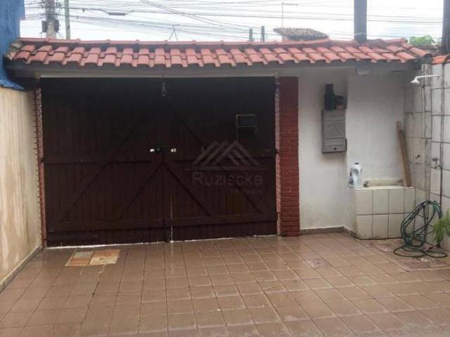 Sobrado com 4 dormitórios, lado serra á 700m do mar em Itanhaém