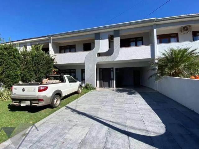 Sobrado com 4 dormitórios para alugar, 250 m² por R$ 8.090,00/mês Tropical Cascavel/PR